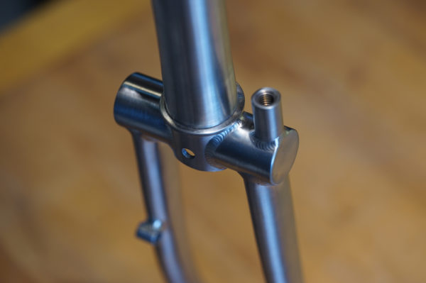 Comparison of #b48 titanium fork for Brompton and Brompton Steel’s – Petrelli on wheels
