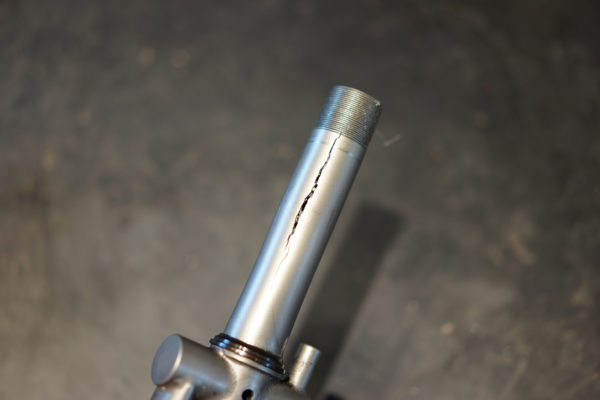 Cracking fork – Petrelli on wheels