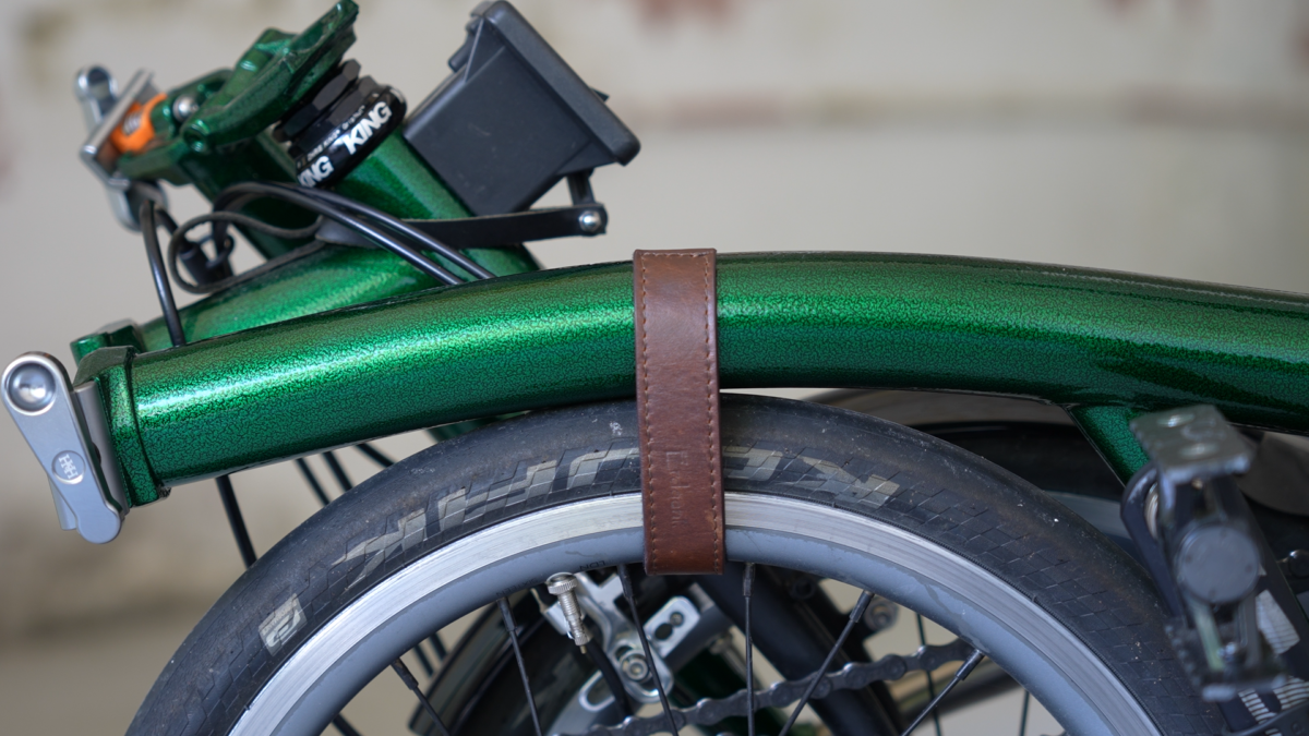 7 Essential Brompton Add-ons You Should Know About – Petrelli on wheels